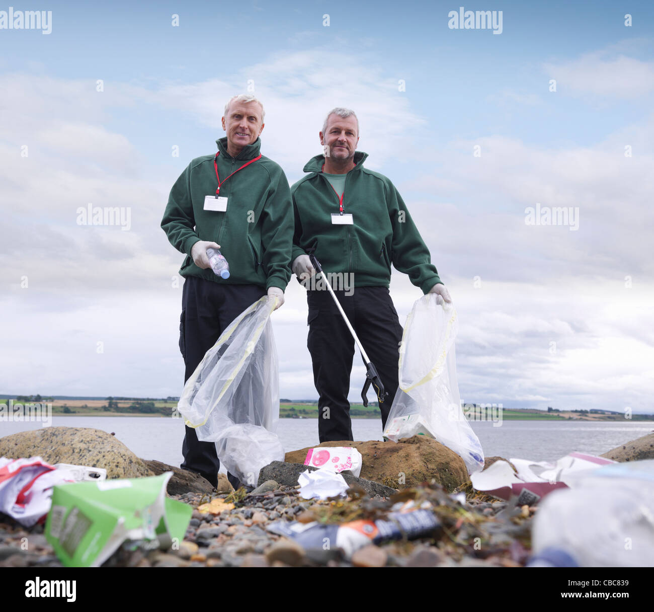 Beach litter people hi-res stock photography and images - Alamy