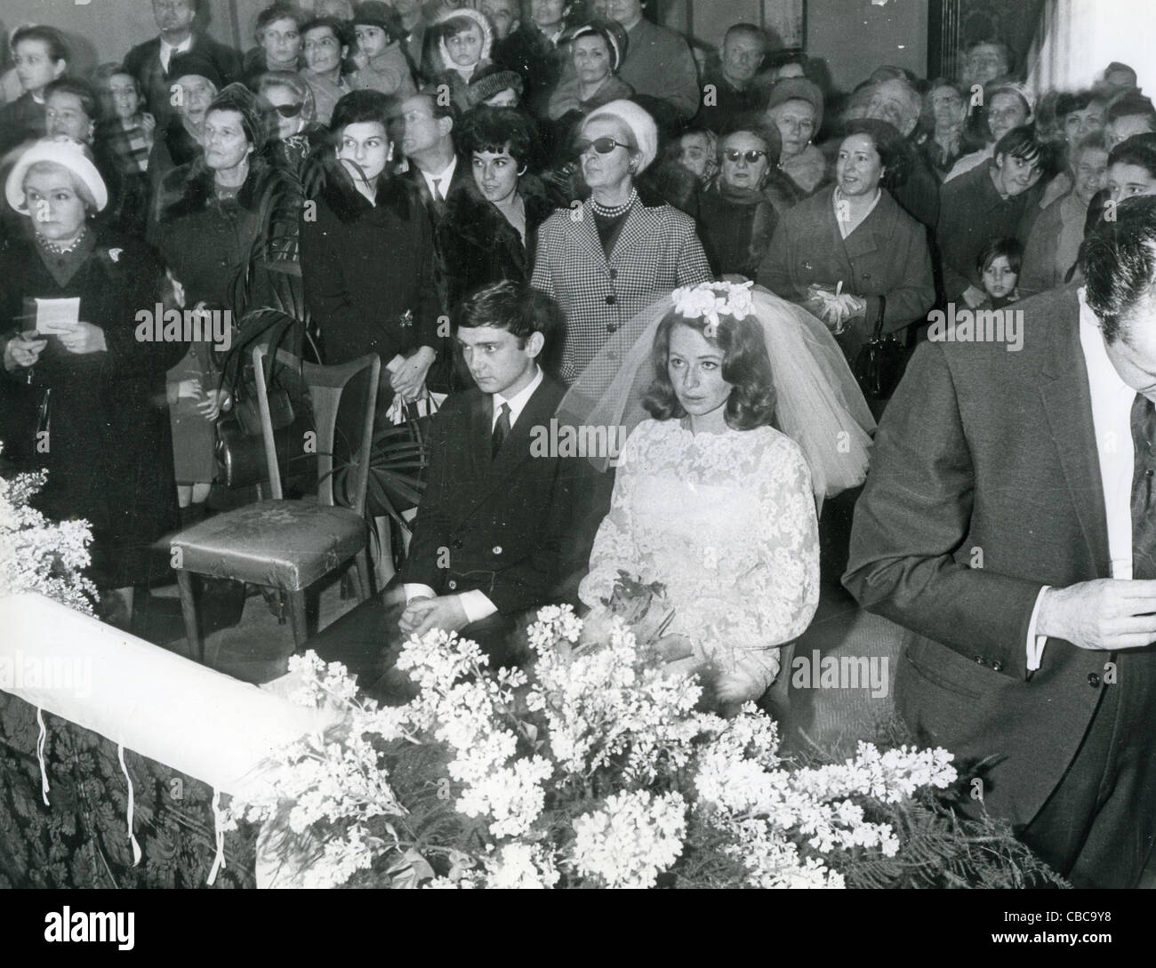 GENE PITNEY US pop singer marries his wife Lynne in 1966 while Stock ...