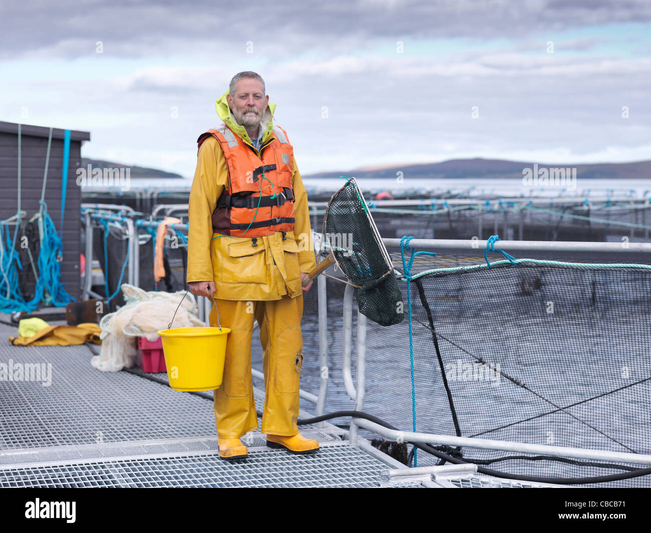 Bucket container hi-res stock photography and images - Alamy
