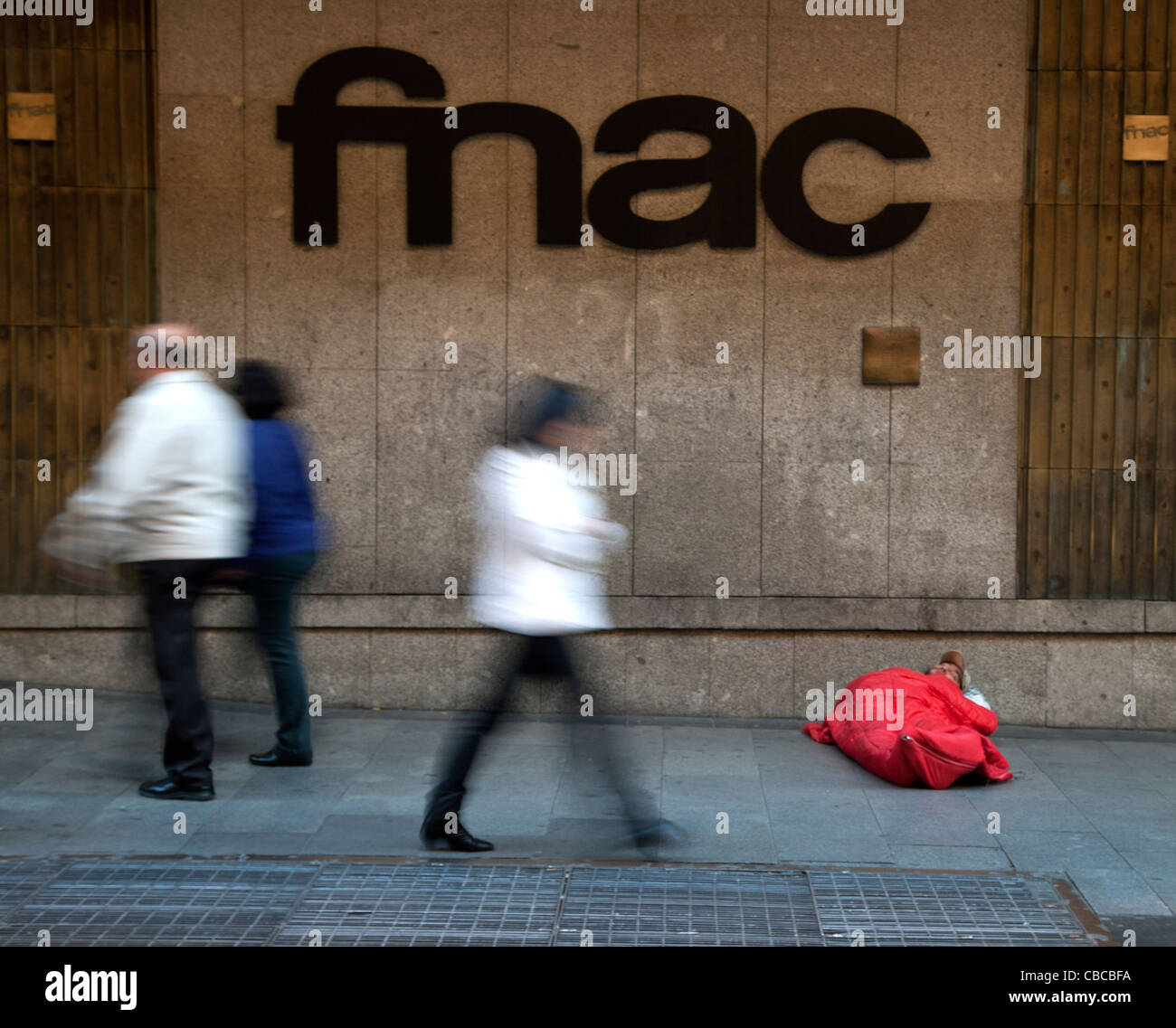 homeless man sleeping in Madrid, Spain Stock Photo - Alamy