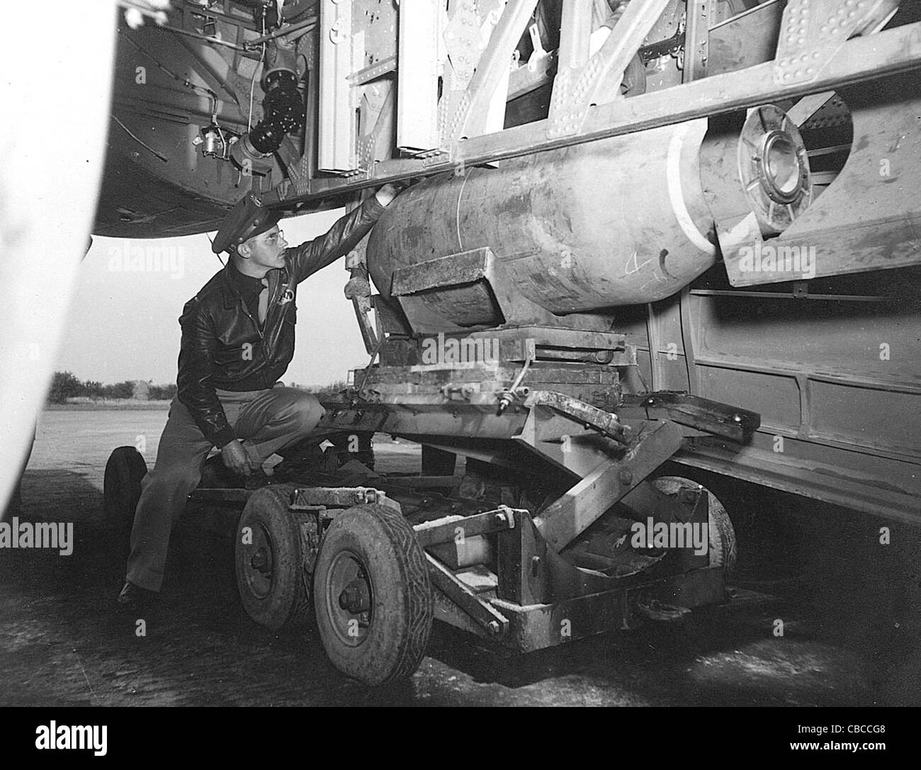 Bomb load hi-res stock photography and images - Alamy