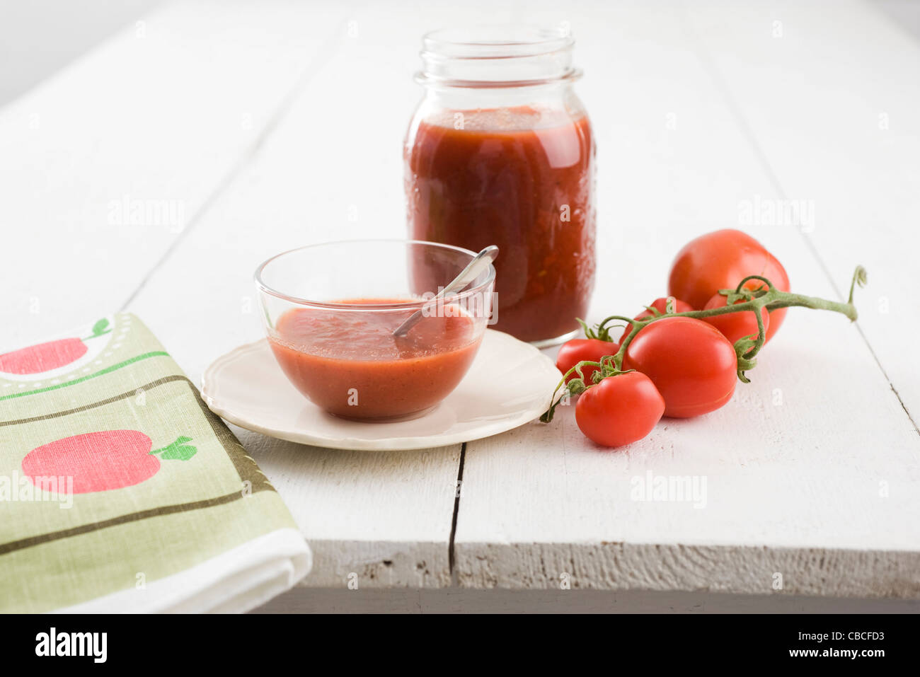 Tomato ketchups hi-res stock photography and images - Alamy