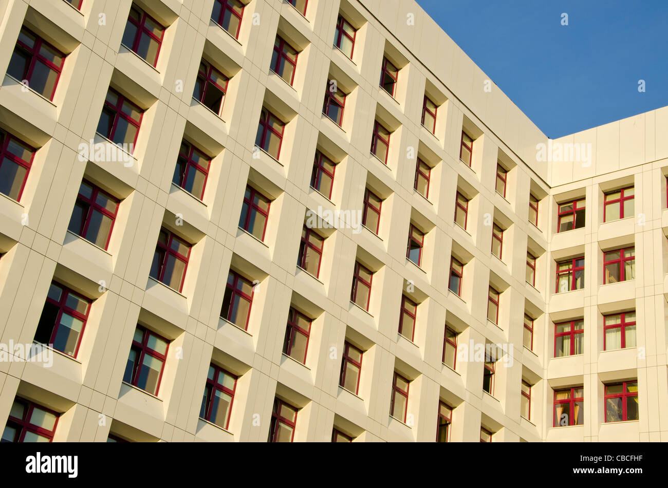 Hospital building hi-res stock photography and images - Alamy