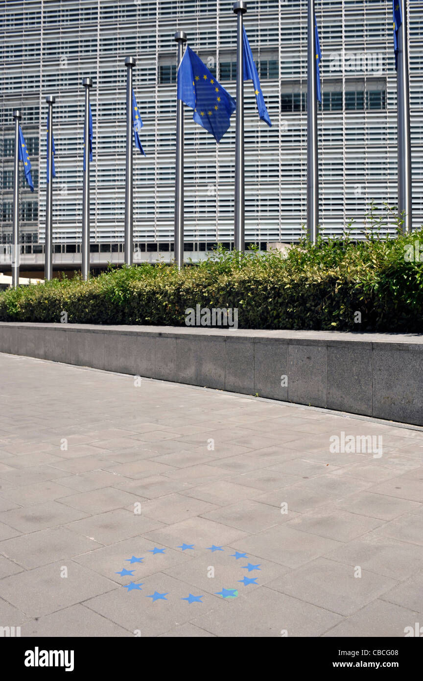 Sidewalk and flags hi-res stock photography and images - Alamy