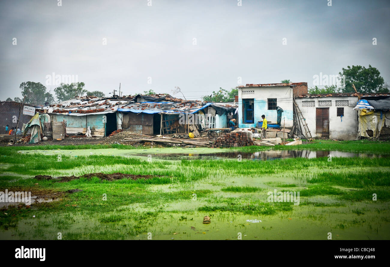 Bhopal disaster slum hi-res stock photography and images - Alamy