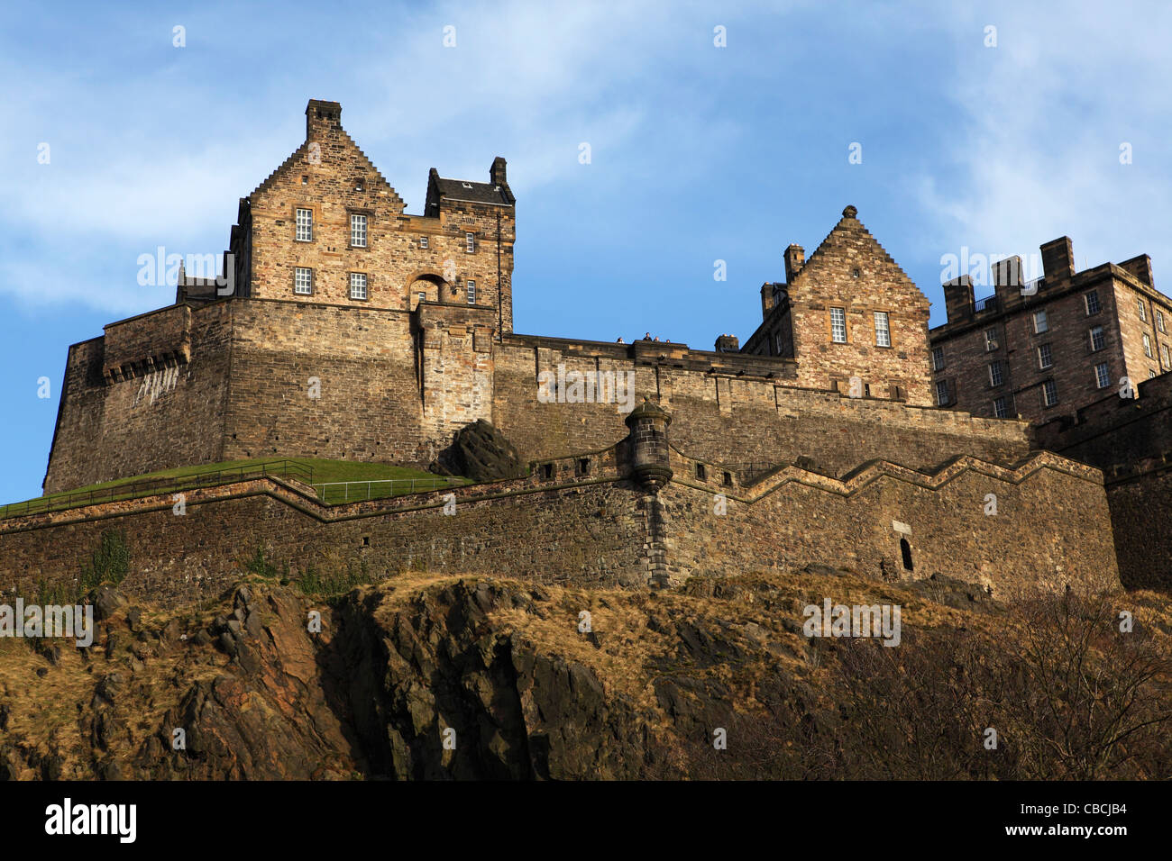 Walls edinburgh castle hi-res stock photography and images - Alamy