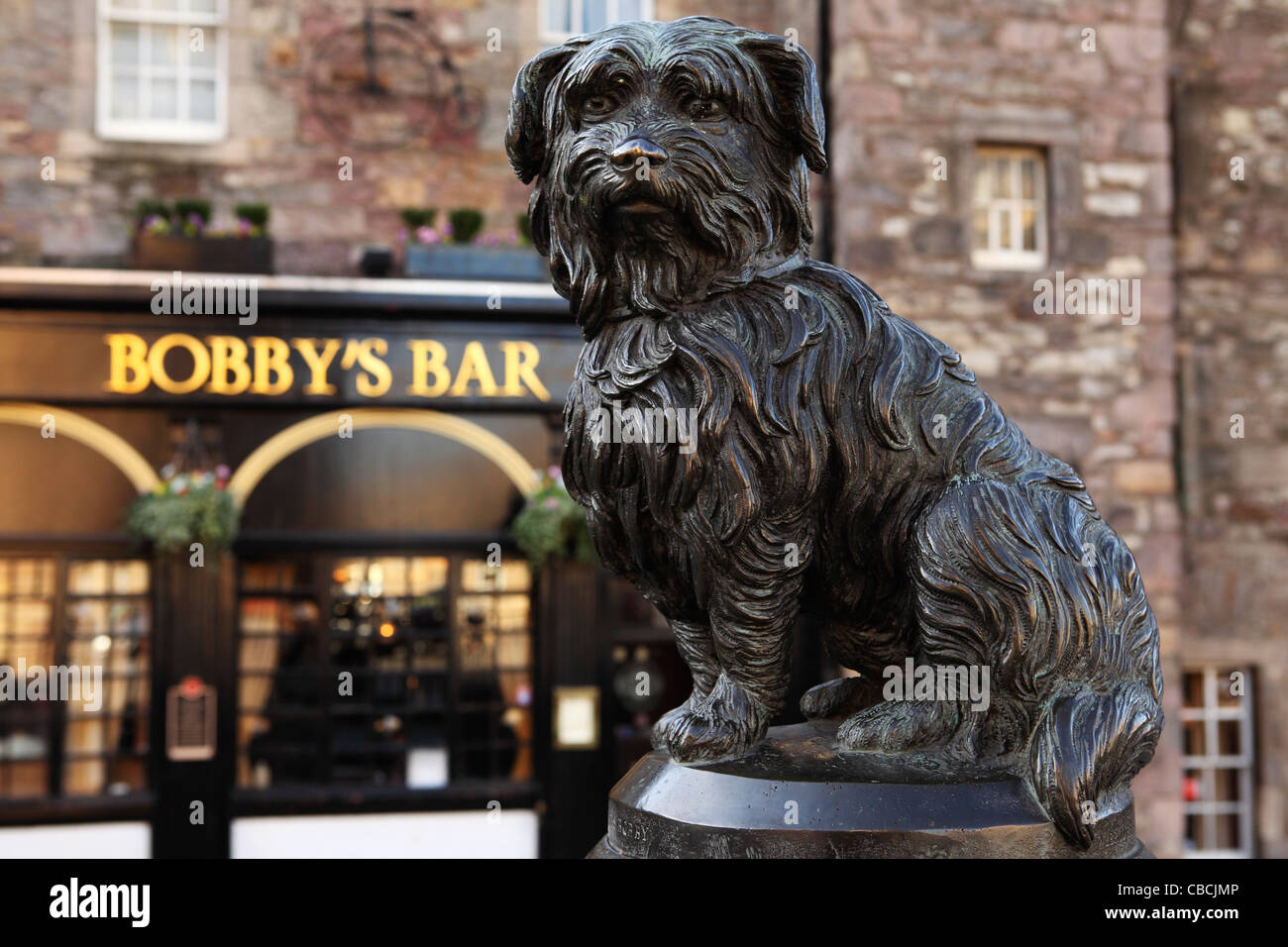 Greyfriar's Bobby statue in in Edinburgh, Scotland Stock Photo - Alamy