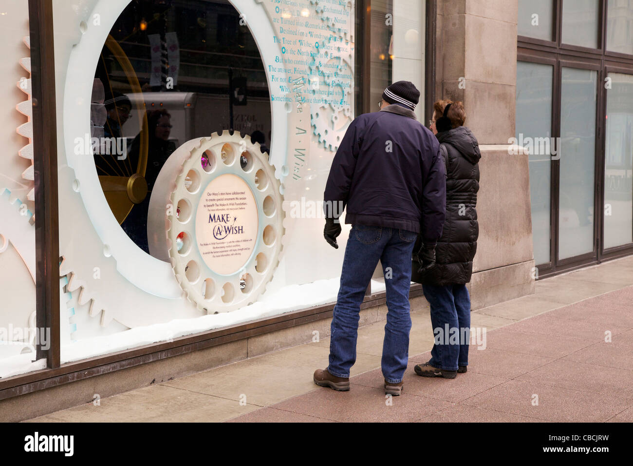 Chicago christmas windows hi-res stock photography and images - Alamy