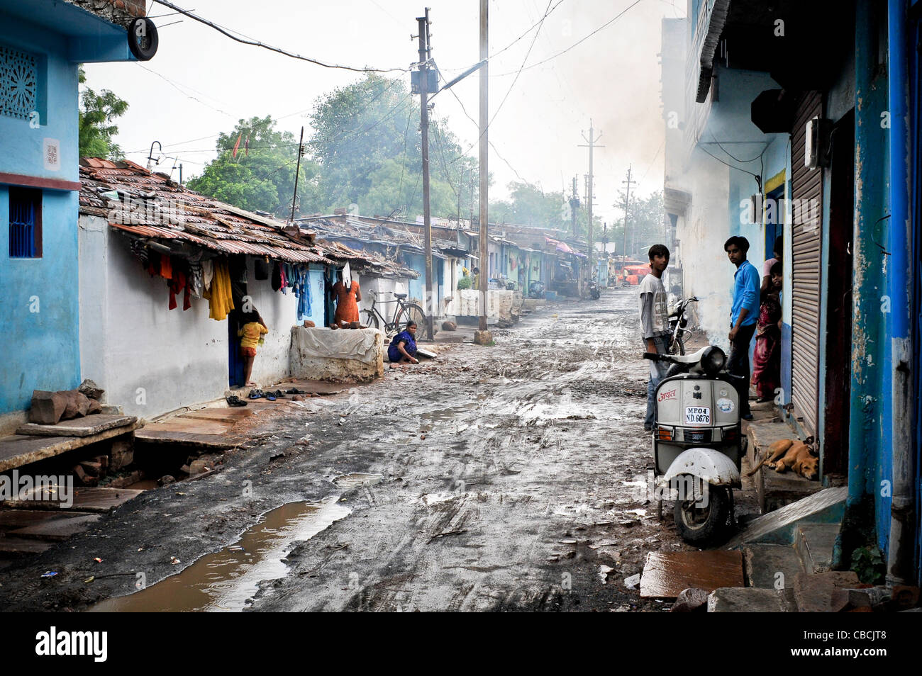 Bhopal disaster slum hi-res stock photography and images - Alamy