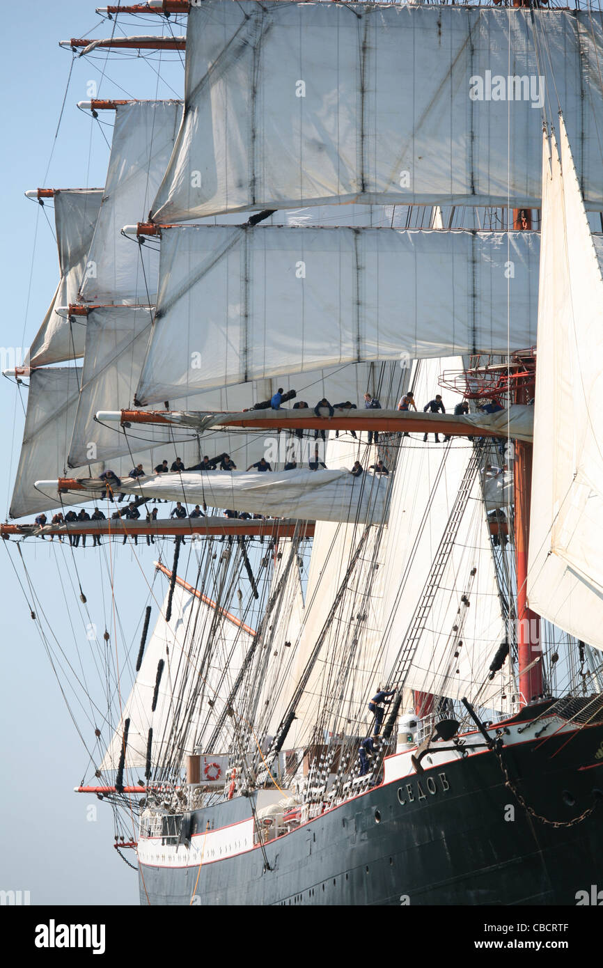 Sailing vessel - Barque Sedov Stock Photo - Alamy