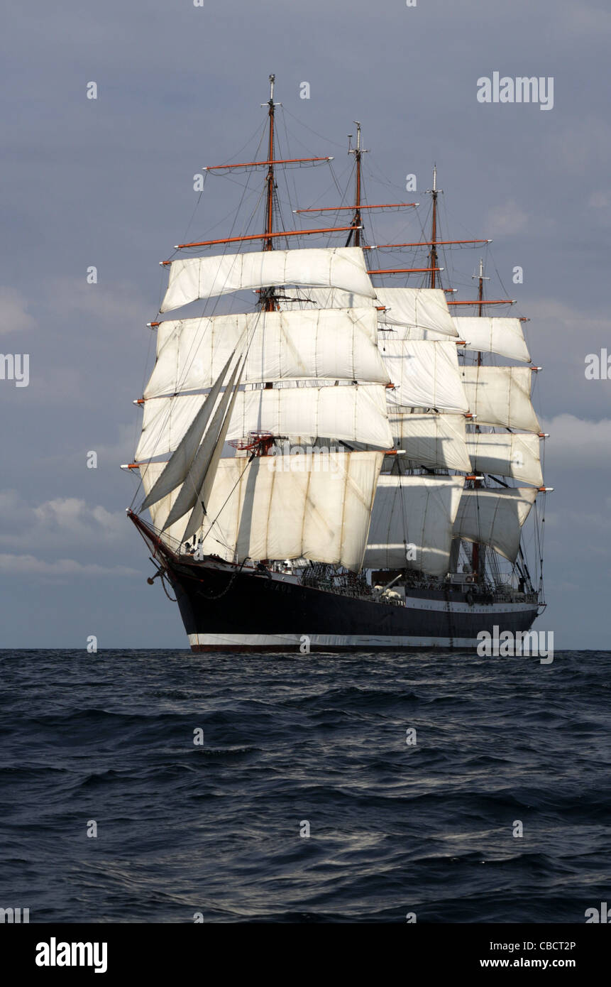 Sailing vessel - Barque Sedov Stock Photo - Alamy
