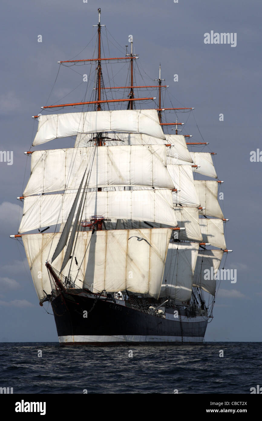 Sailing vessel - Barque Sedov Stock Photo - Alamy