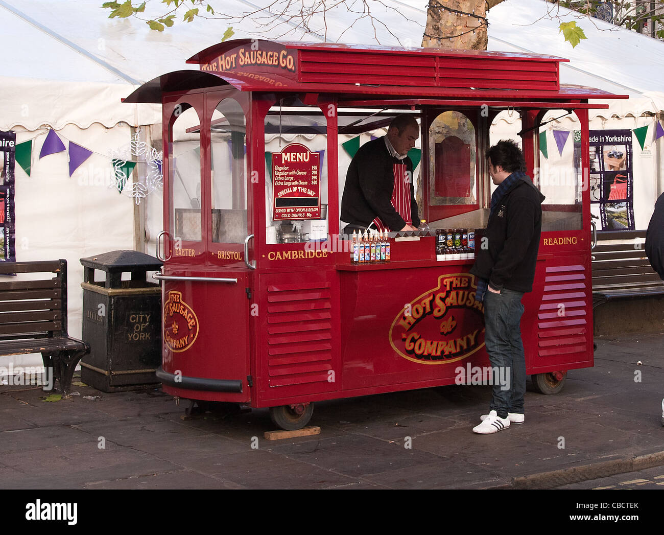 Hot dog stall Stock Photo - Alamy