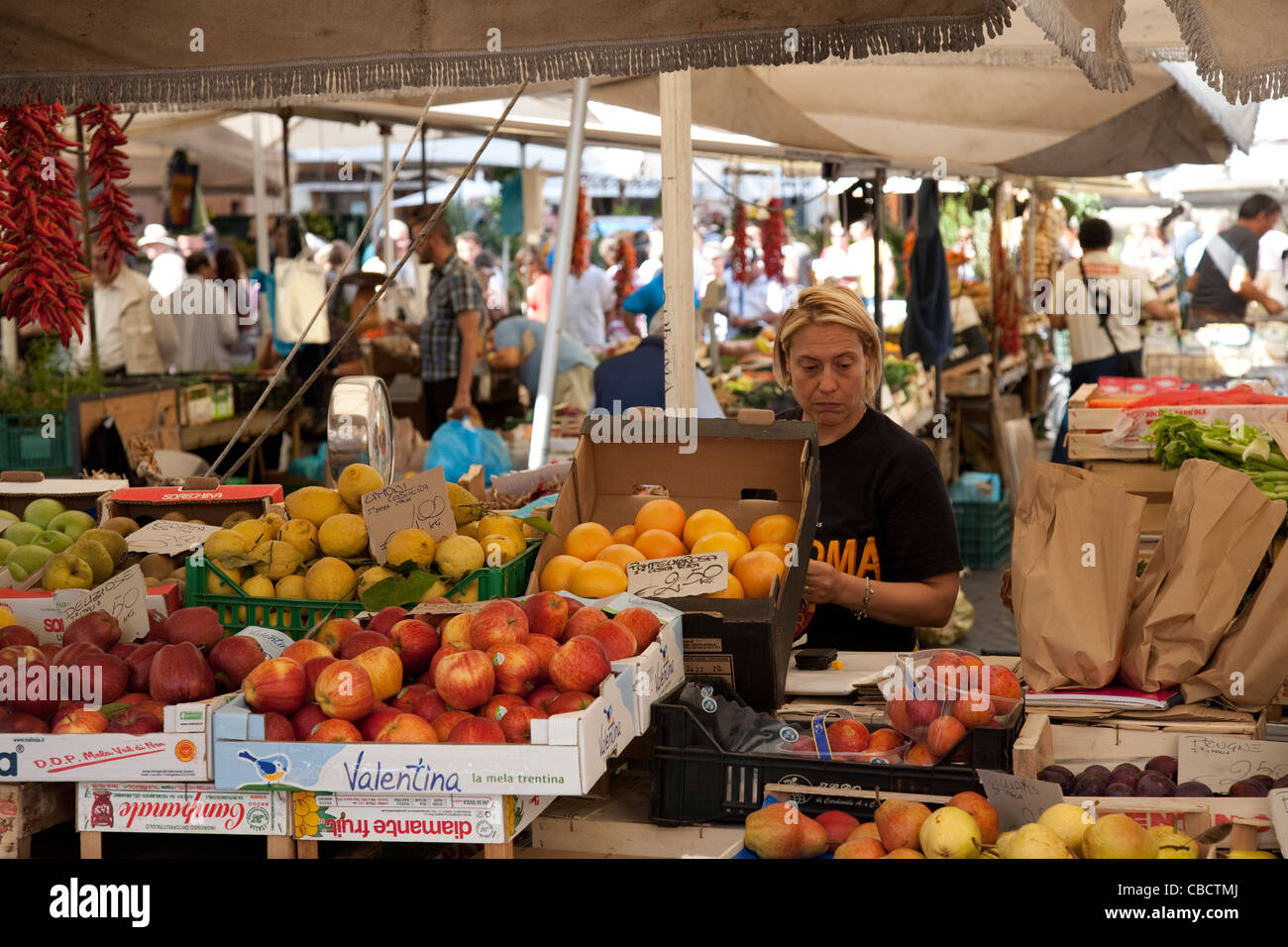 Market shopping in rome hi-res stock photography and images - Alamy