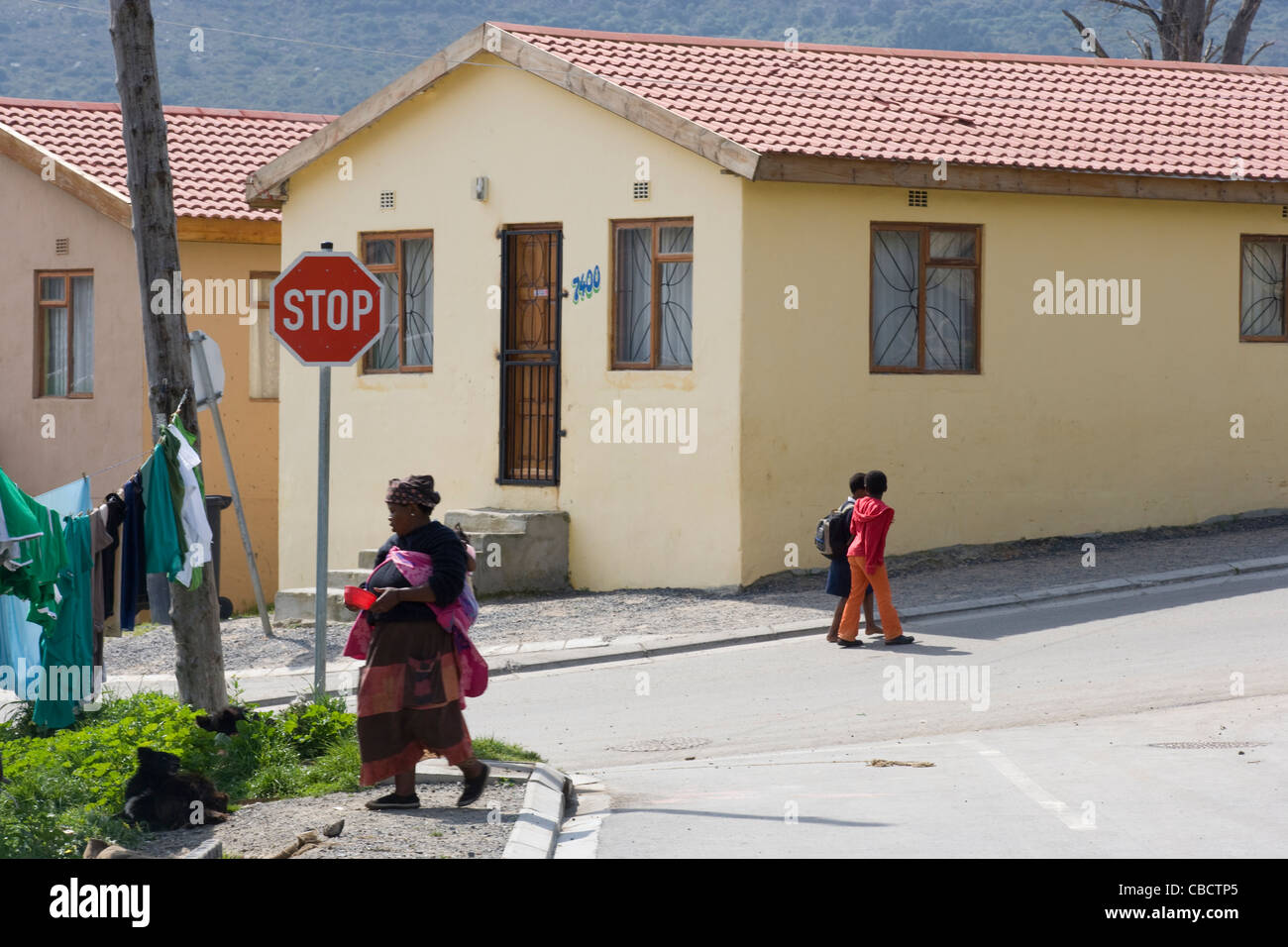 Hout Bay: Imizamo Yethu Township - new housing Stock Photo - Alamy