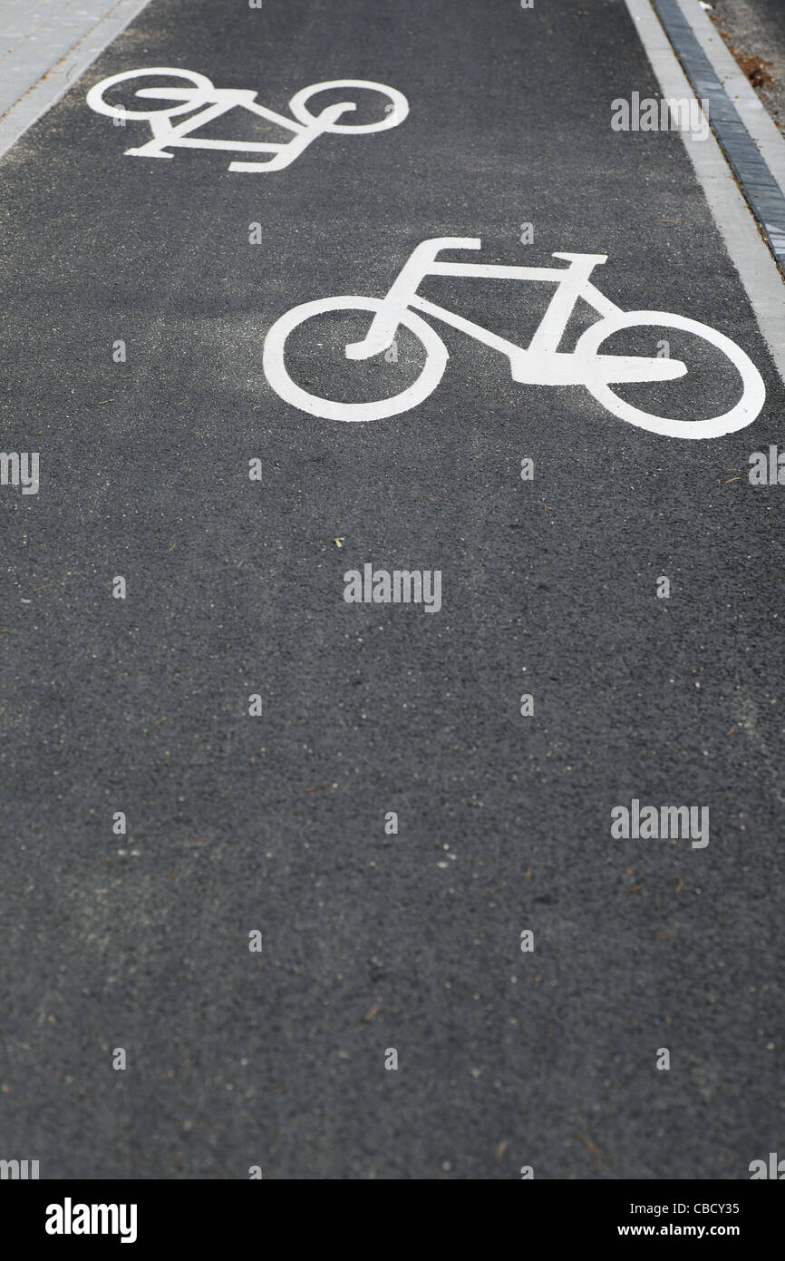 white bicycle road sign black Stock Photo - Alamy