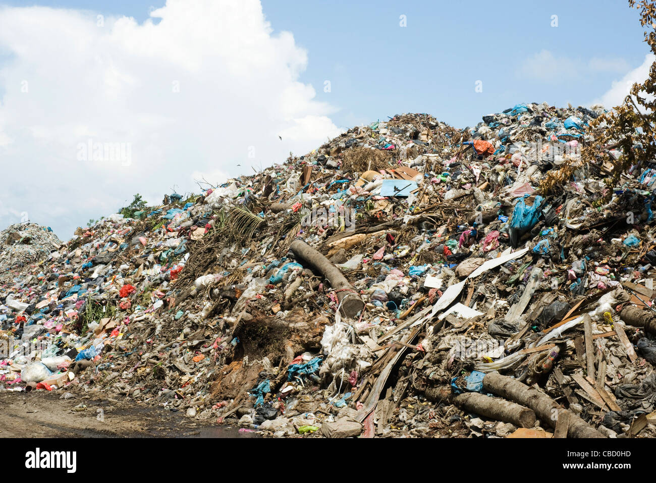 Garbage fill hi-res stock photography and images - Alamy