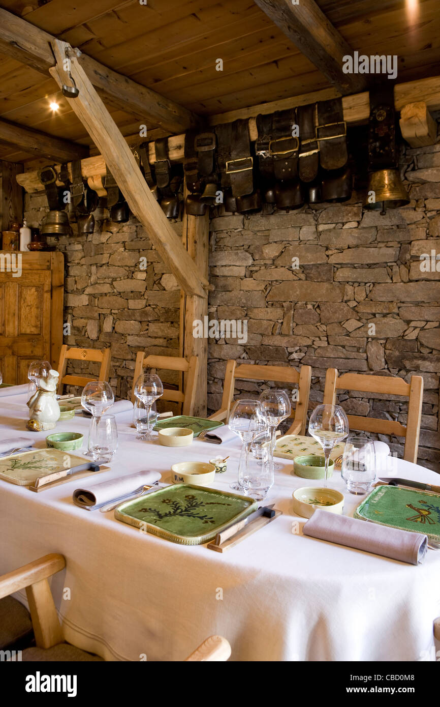 Nicely set dining table Stock Photo - Alamy