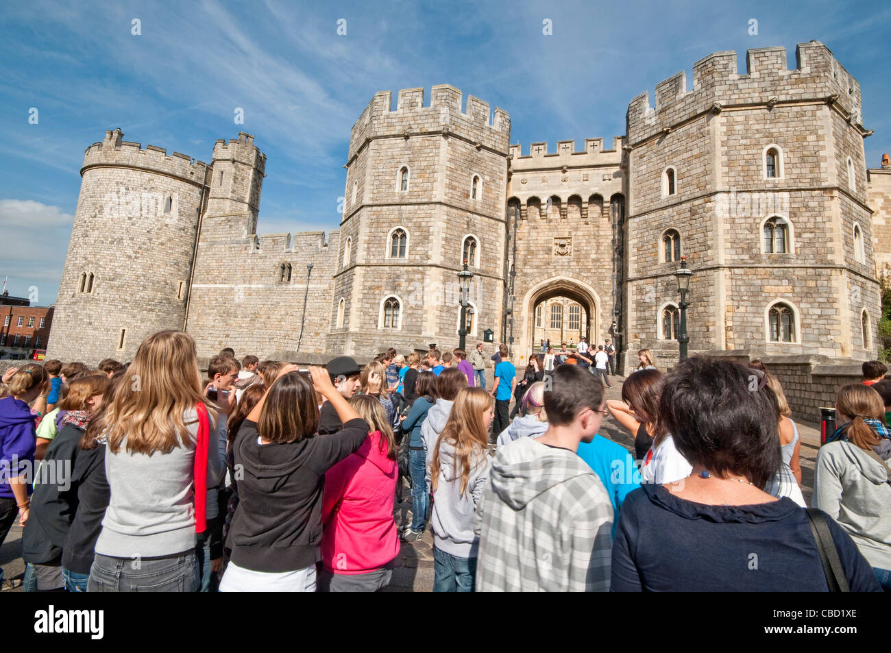 Windsor castle entrance hi-res stock photography and images - Alamy