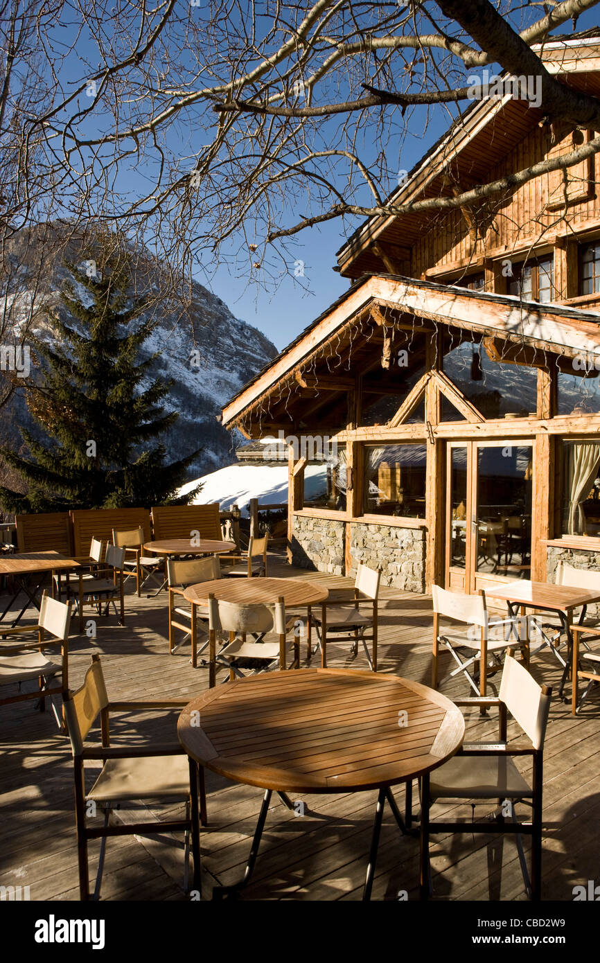 Outdoor seatings of mountain resort restaurant Stock Photo - Alamy