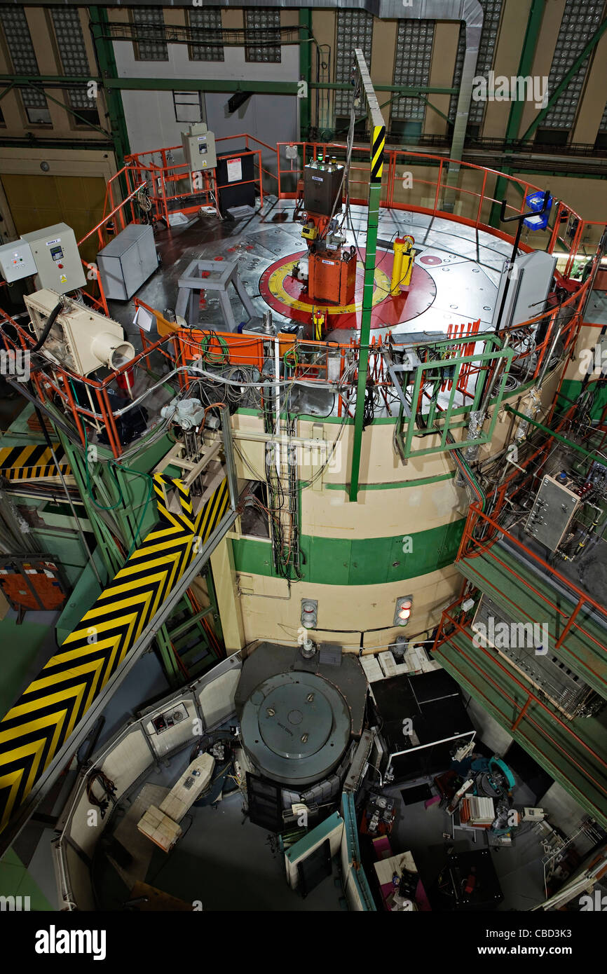 Reactor hall, nuclear reactor LVR-15 in the Nuclear Research Instute in ...