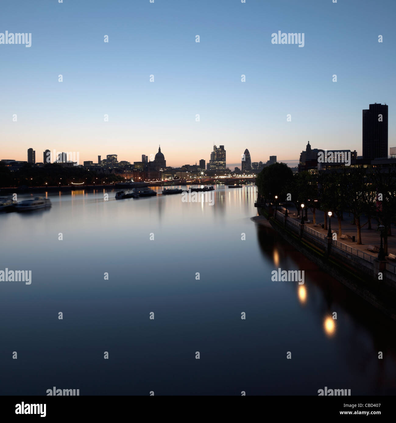 Clear water running through river hi-res stock photography and images ...