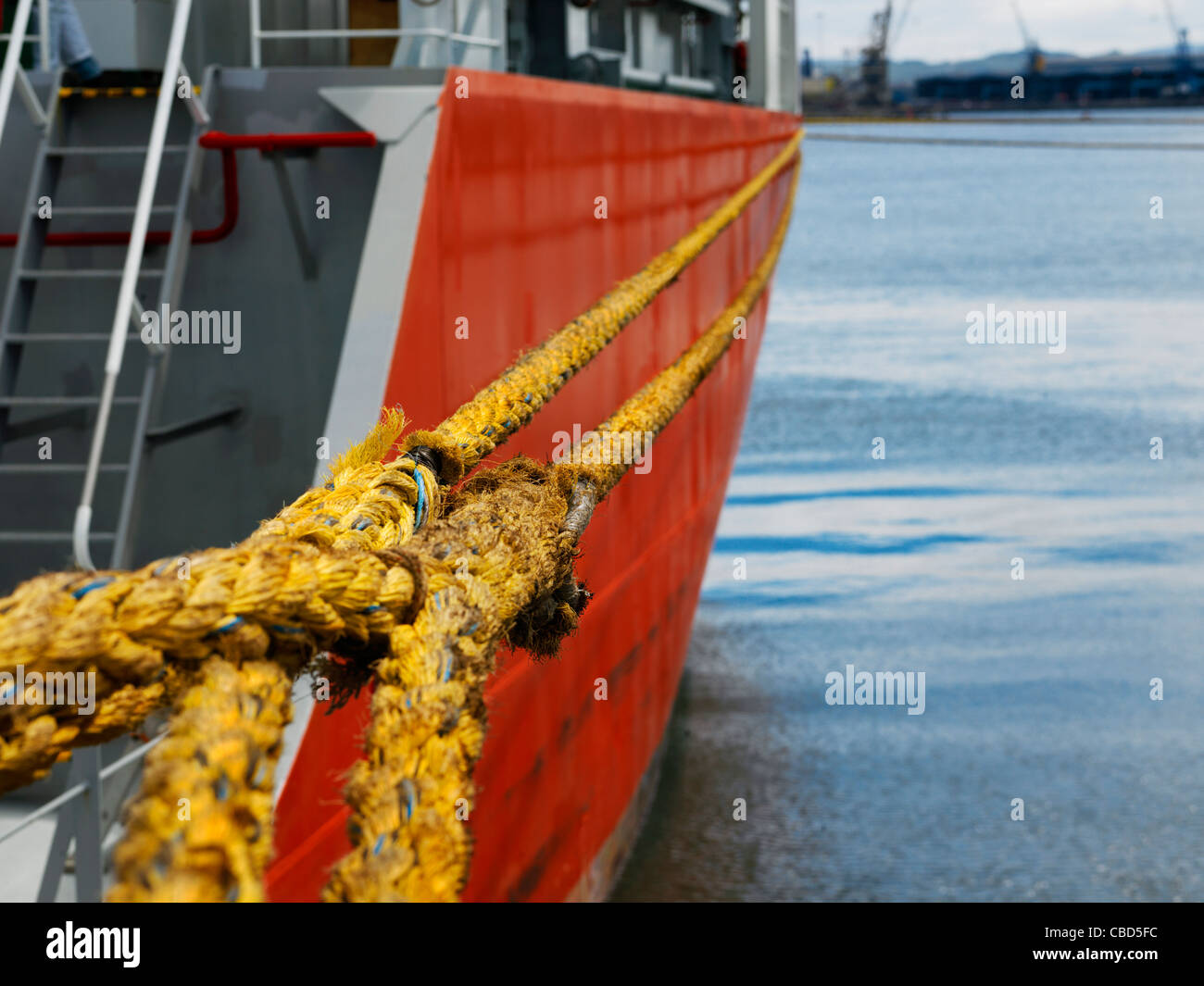 Quayside Rope Ropes High Resolution Stock Photography and Images - Alamy
