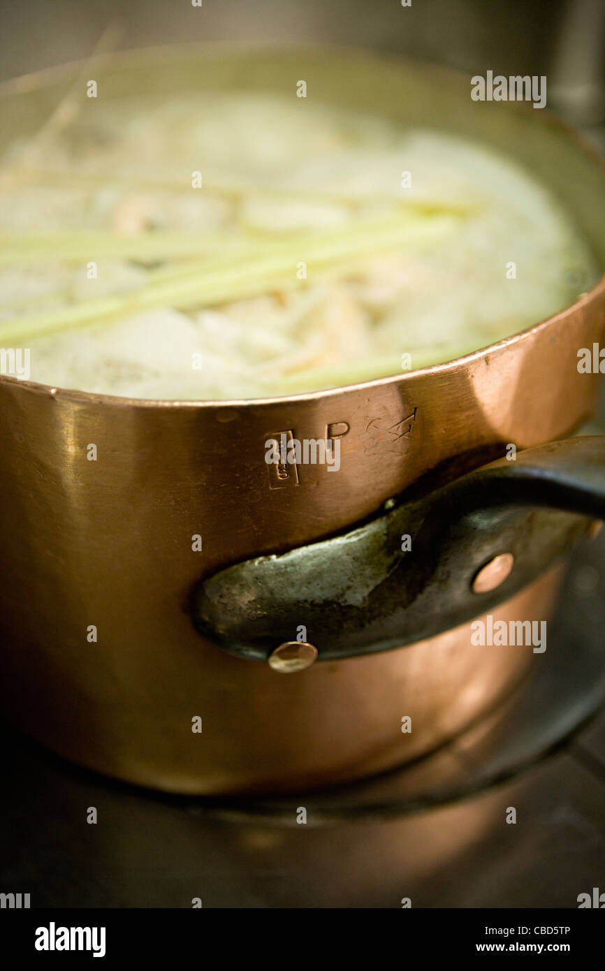 Pot of soup cooking Stock Photo - Alamy