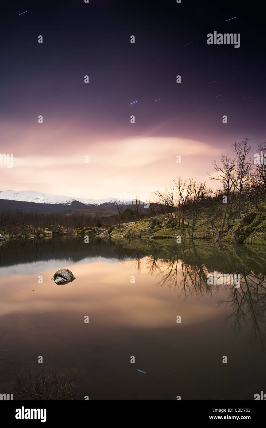 Still lake hi-res stock photography and images - Alamy