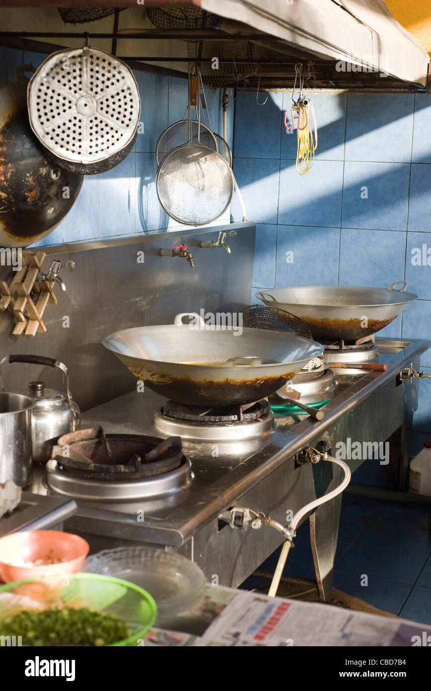 Empty restaurant kitchen Stock Photo - Alamy