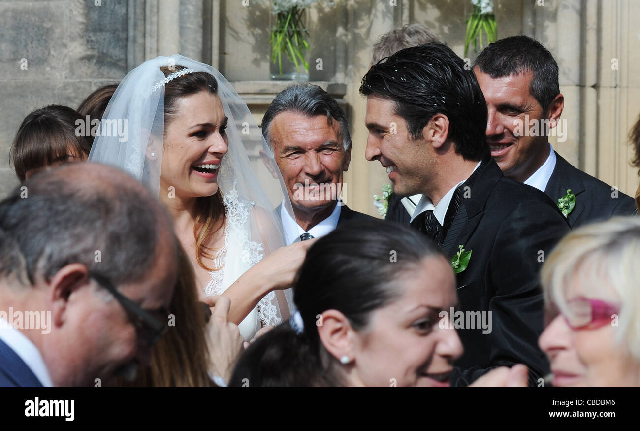 Gianluigi buffon and alena seredova hi-res stock photography and images ...