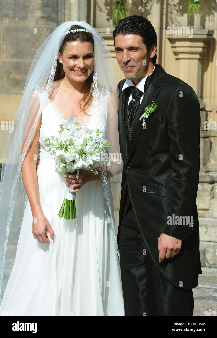 Czech model Alena Seredova (left) got married in Prague with Italian ...