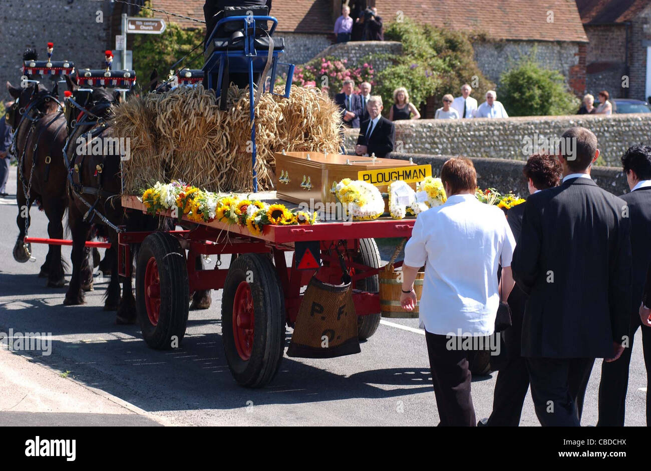 Horse drawn coffin hi-res stock photography and images - Alamy