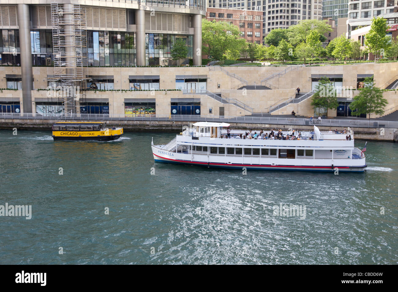 Wendella excursion boat Chicago River and water taxi Stock Photo - Alamy