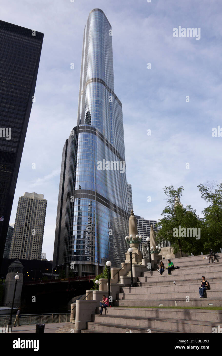 Veterans memorial plaza hi-res stock photography and images - Alamy