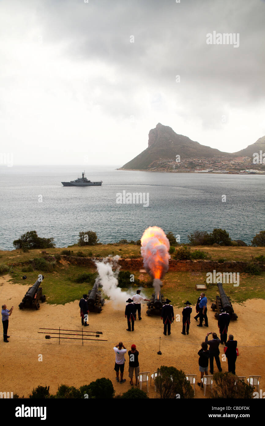 British royal navy battleship guns hi-res stock photography and images ...