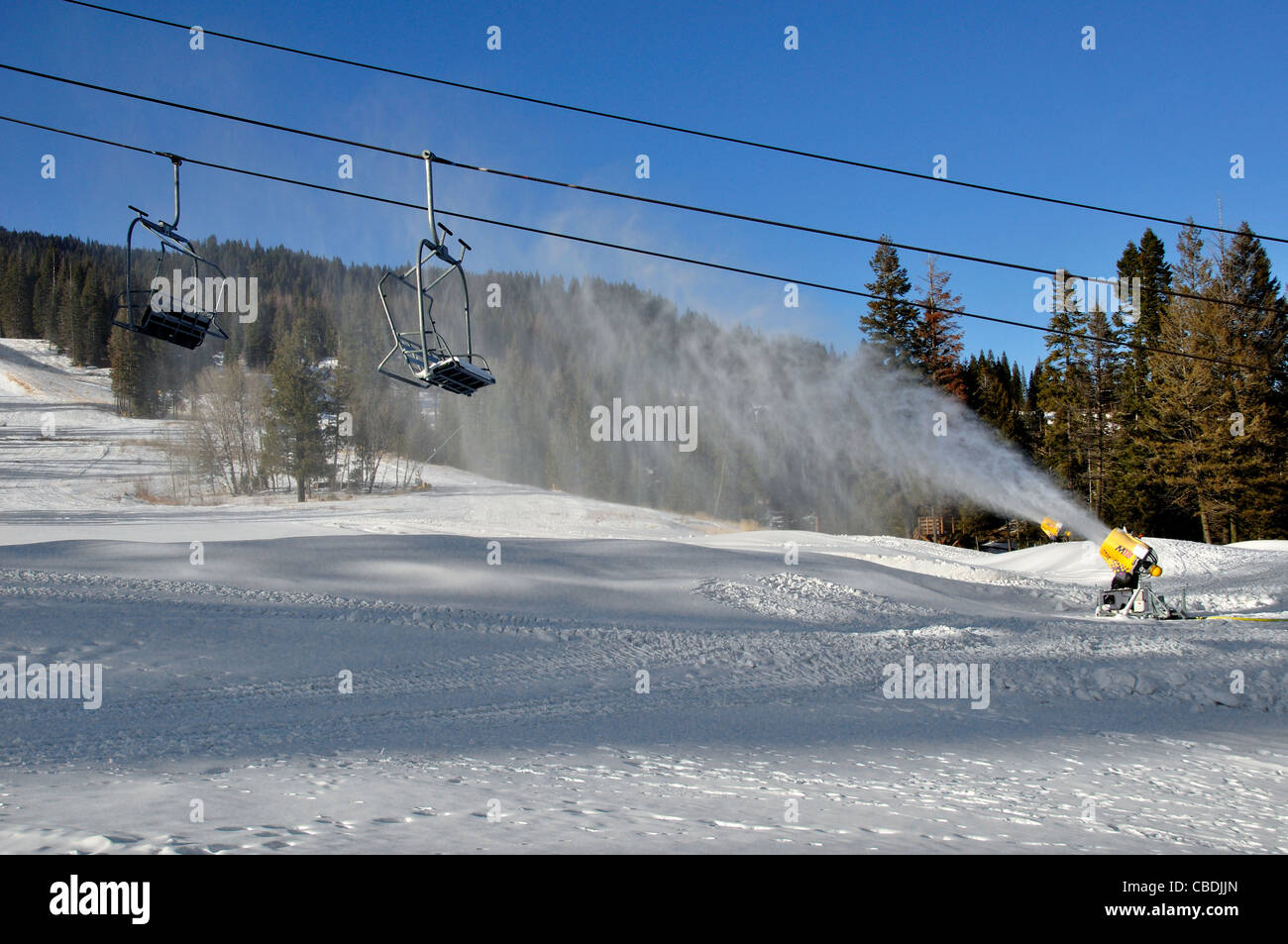 Snow making machines hi-res stock photography and images - Alamy