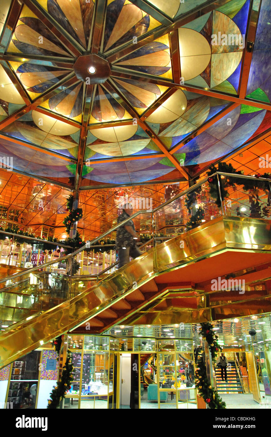 Cruise ship atrium hi-res stock photography and images - Alamy