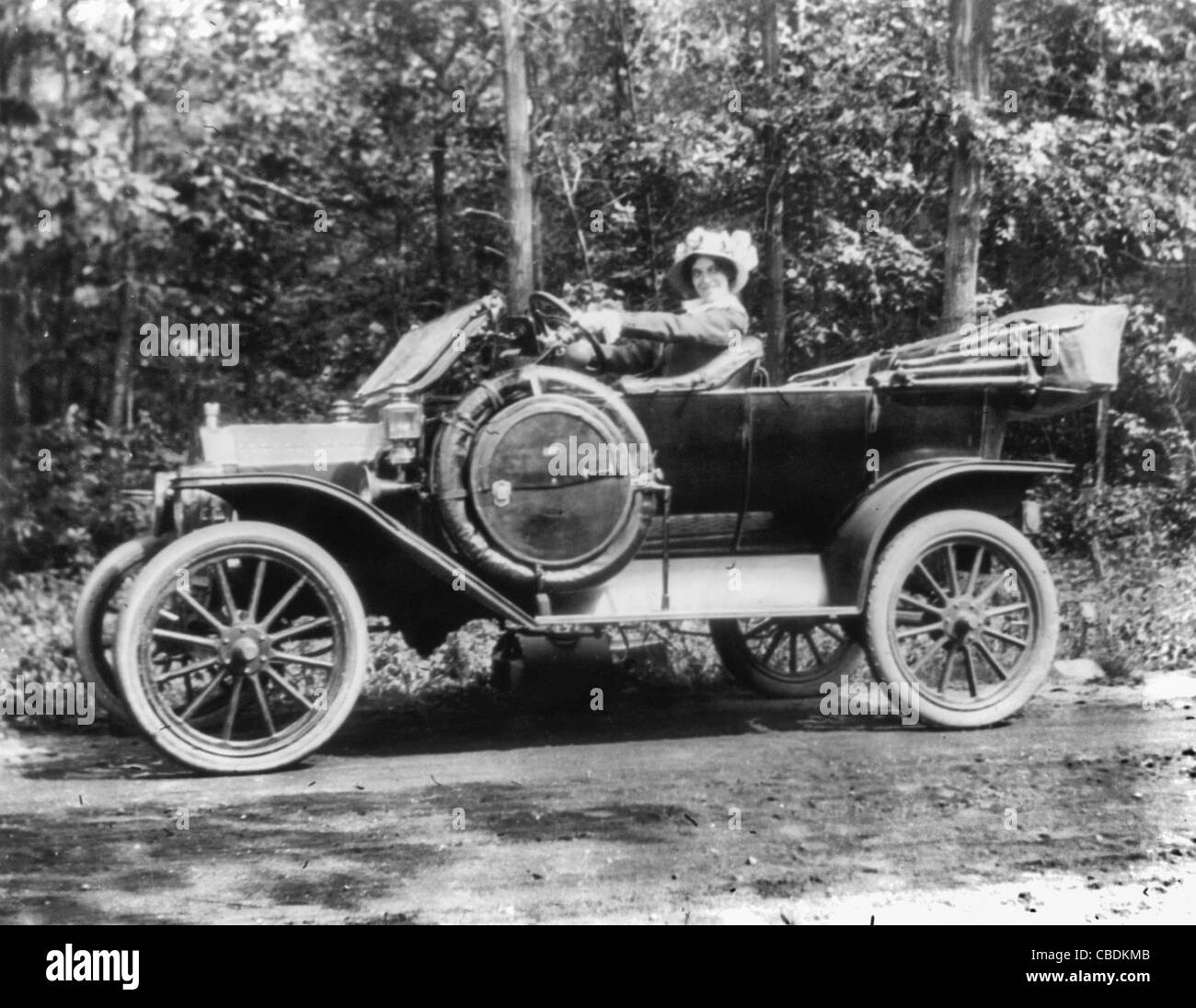 Vintage car woman driving hi-res stock photography and images - Alamy