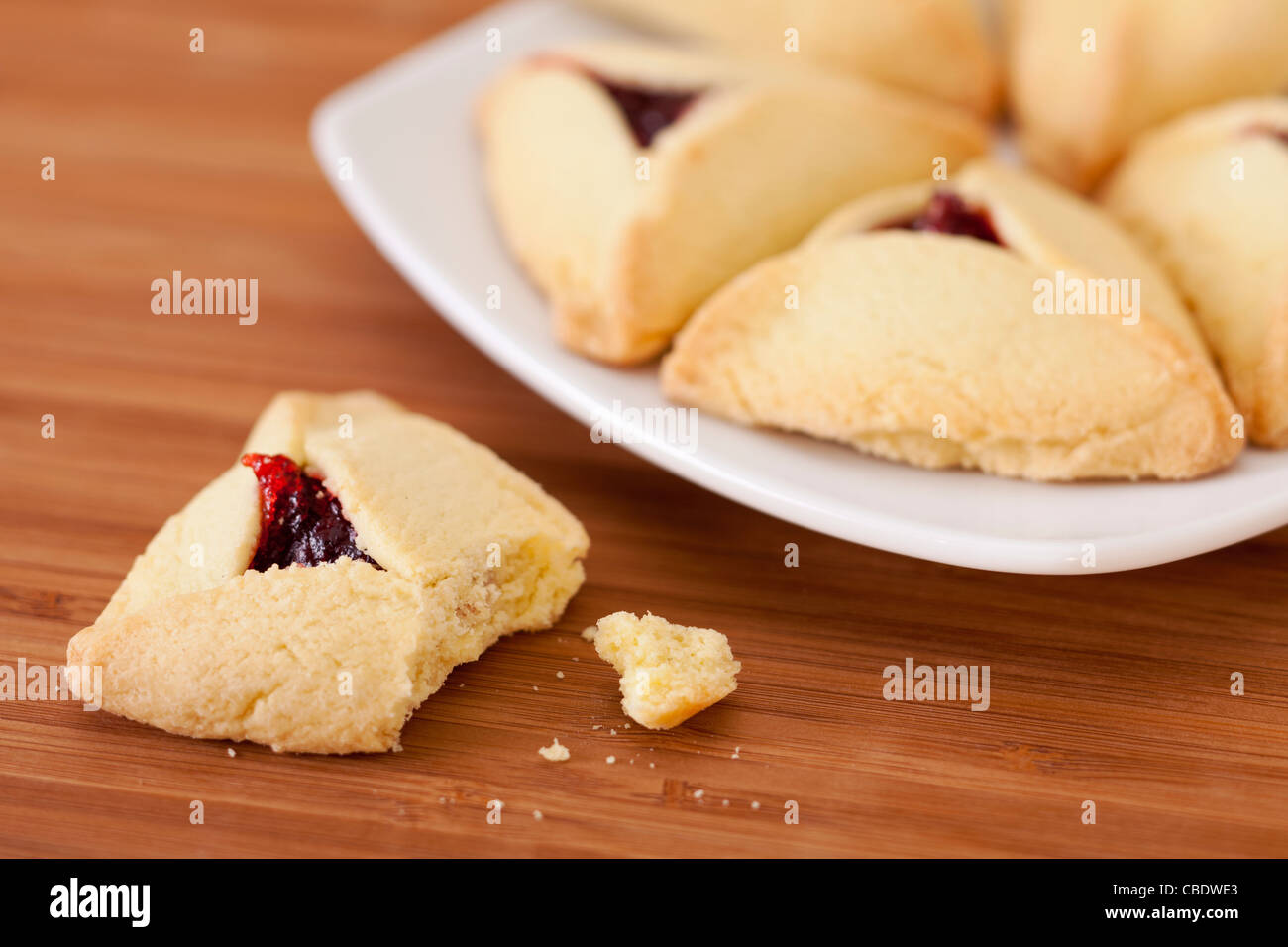 raspberry hamantaschen cookies - a traditional pastry in Ashkenazi ...