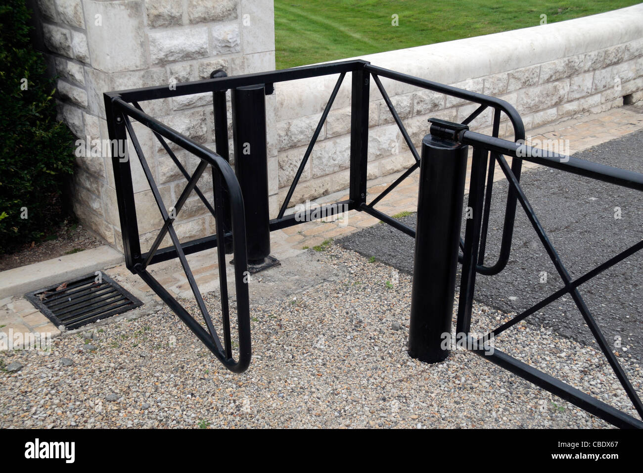A wheelchair accessible gateway at the entrance to the Bellicourt ...
