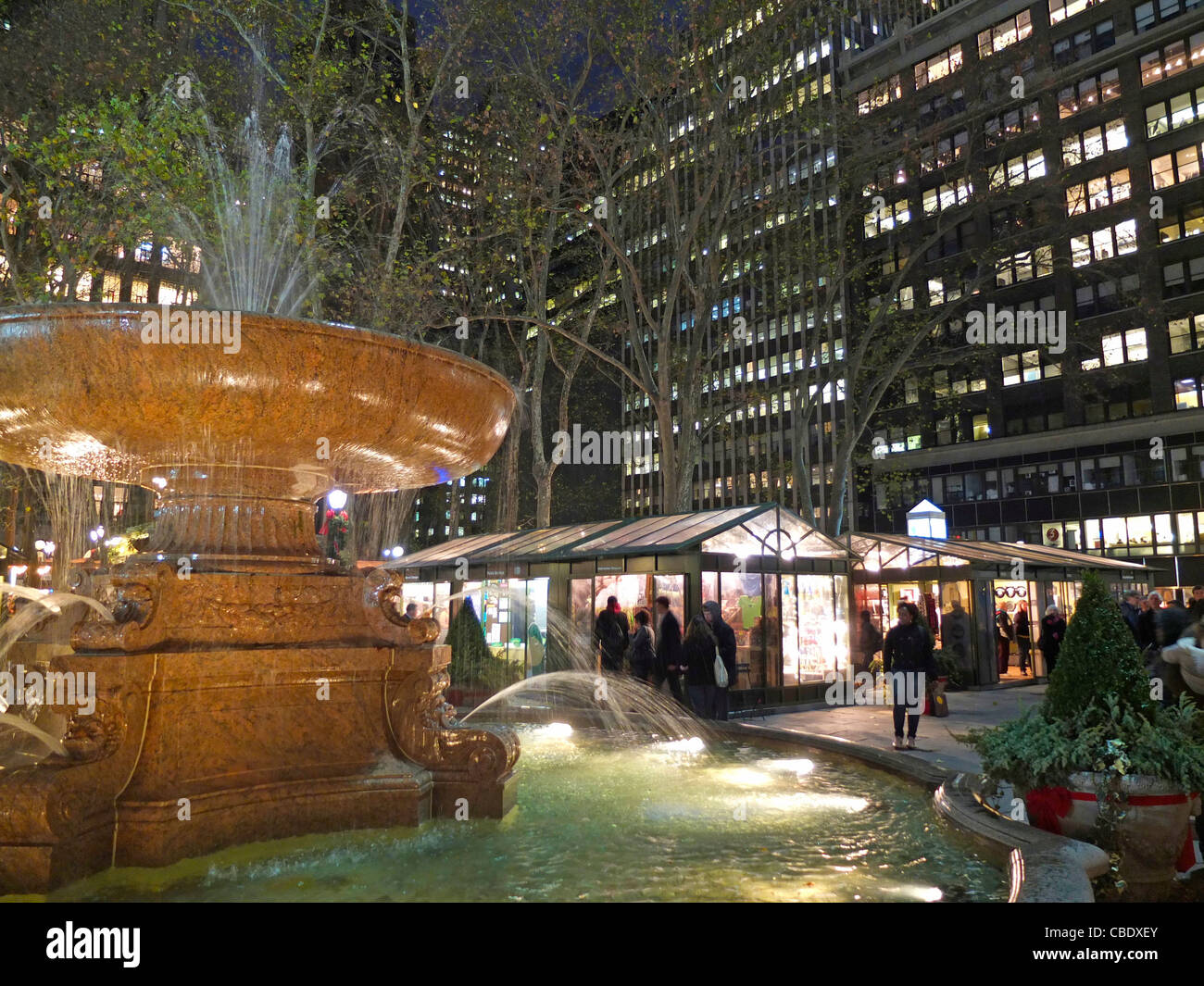 Bryant park fountain new york hi-res stock photography and images - Alamy