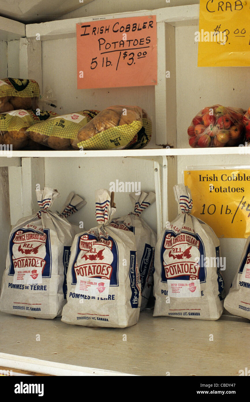 Roadside farm produce stand hi-res stock photography and images - Alamy