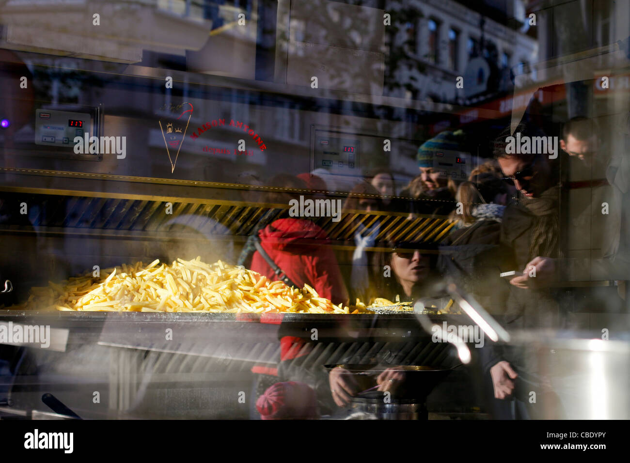 French fries stall hi-res stock photography and images - Alamy