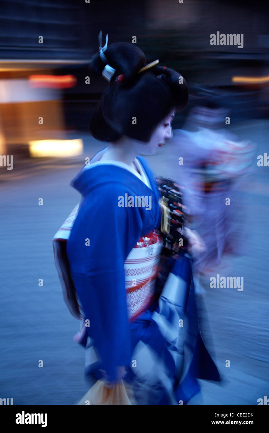 Geisha Japan Performing Stock Photos & Geisha Japan Performing Stock ...