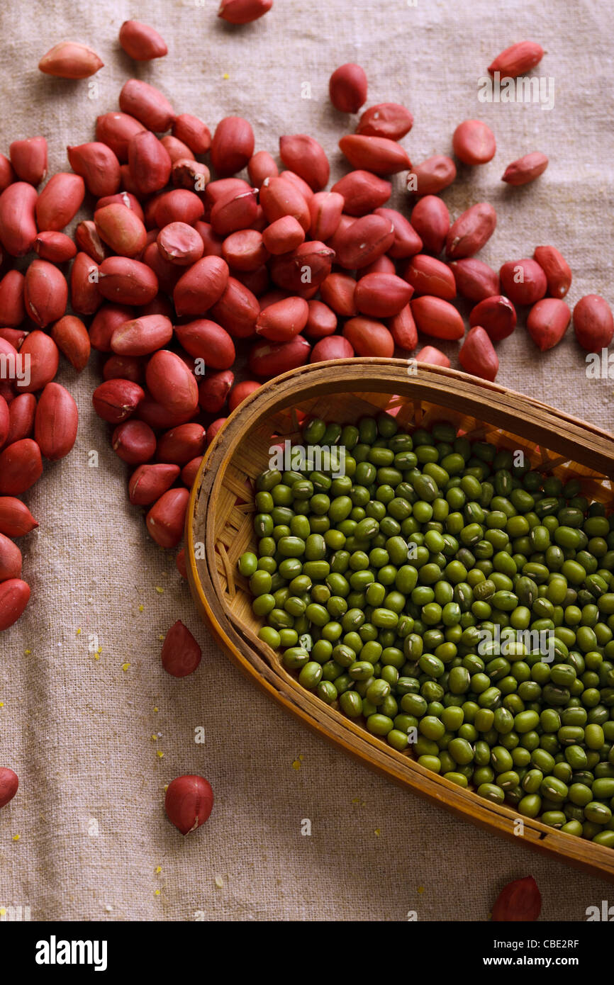 Grains and pulses hi-res stock photography and images - Alamy