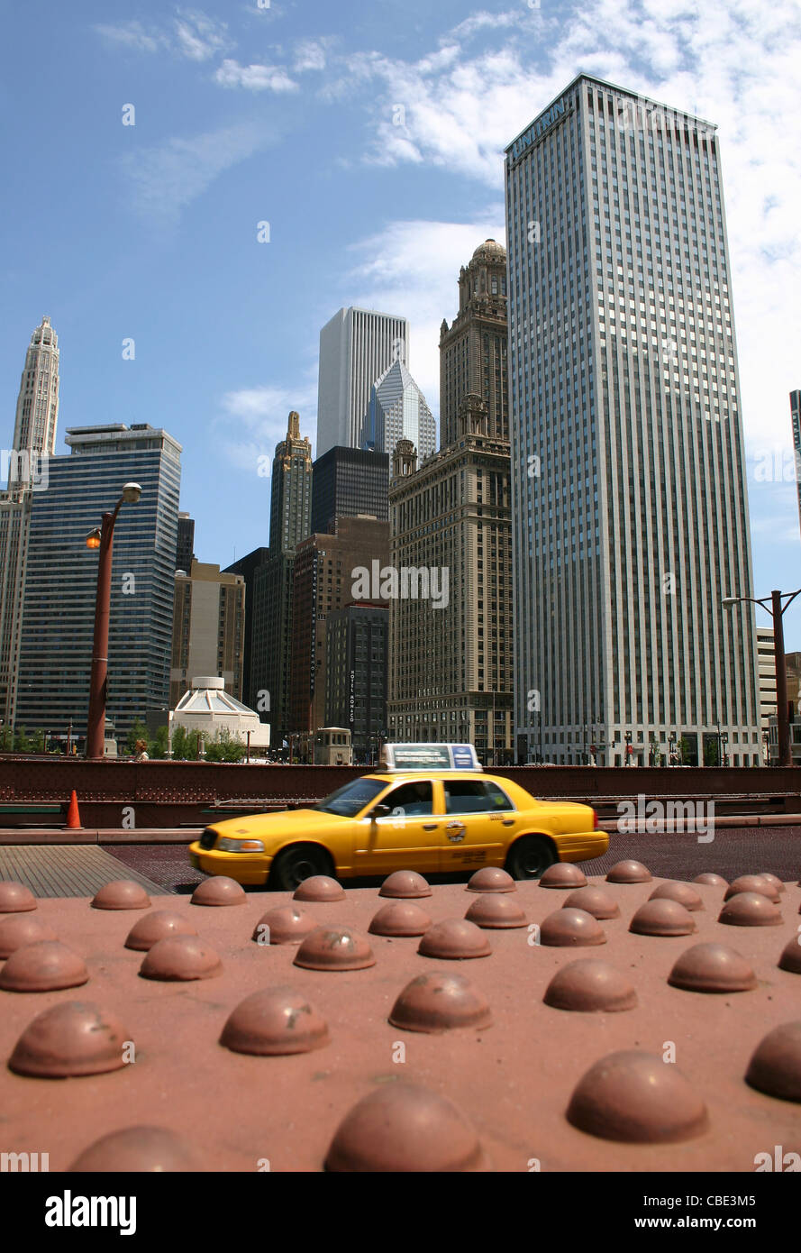 Chicago yellow cab hi-res stock photography and images - Alamy