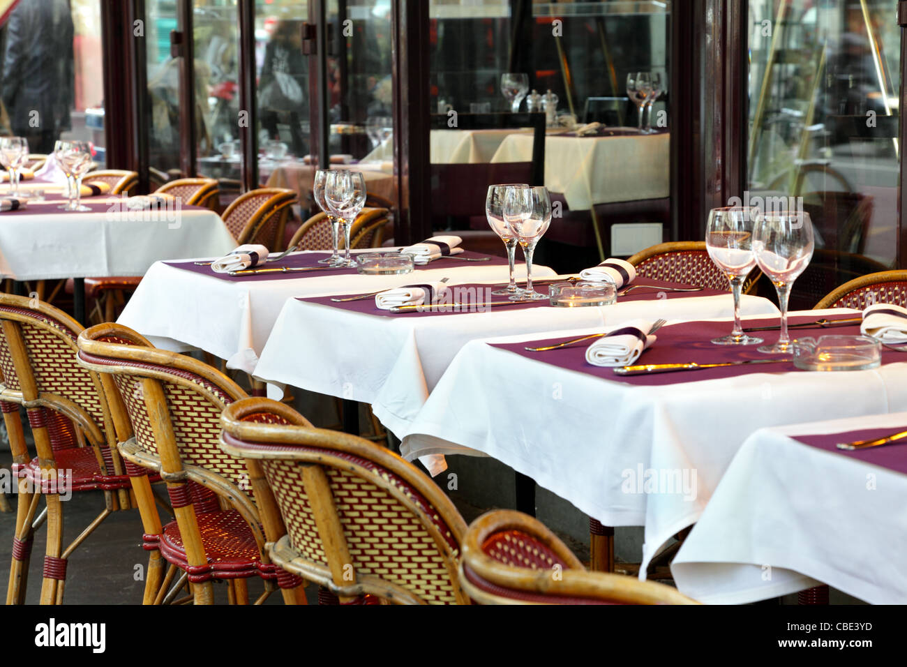Street cafe in Paris Stock Photo - Alamy