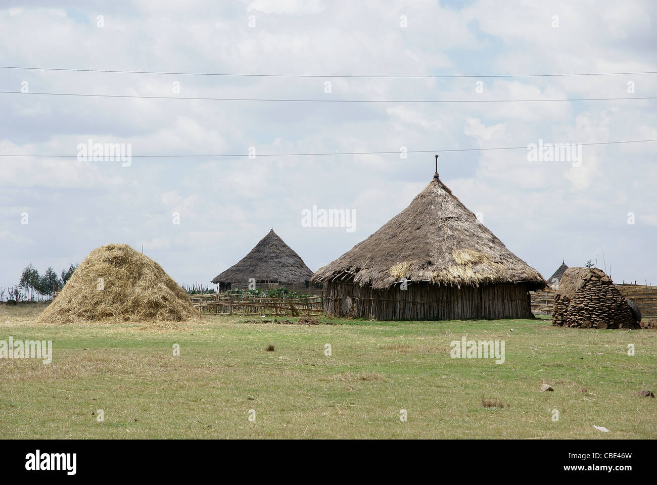 Thatch hut ethiopia hi-res stock photography and images - Alamy