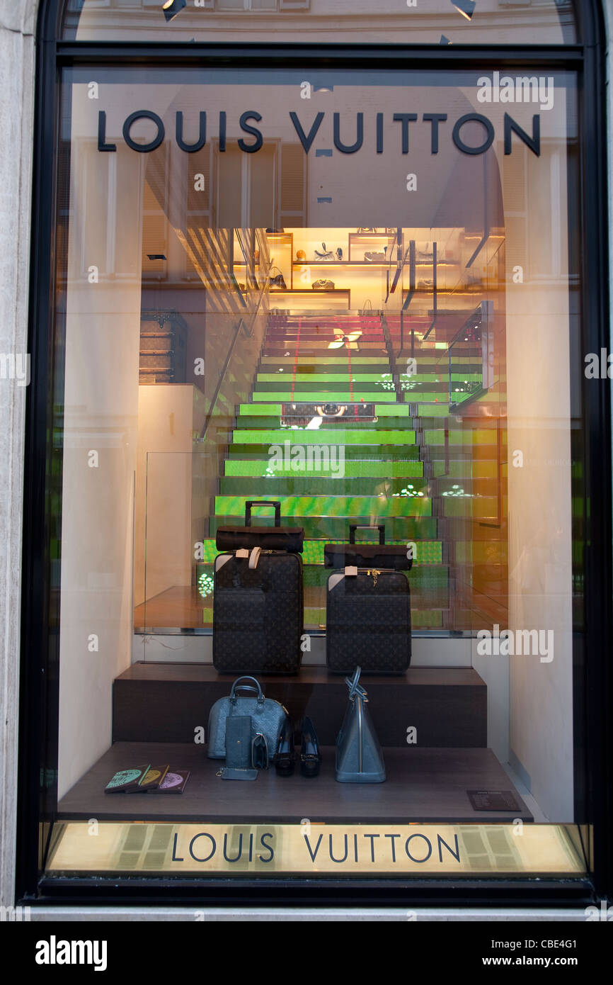 Louis Vuitton Shop in Via dei Condotti; Rome; Italy Stock Photo - Alamy